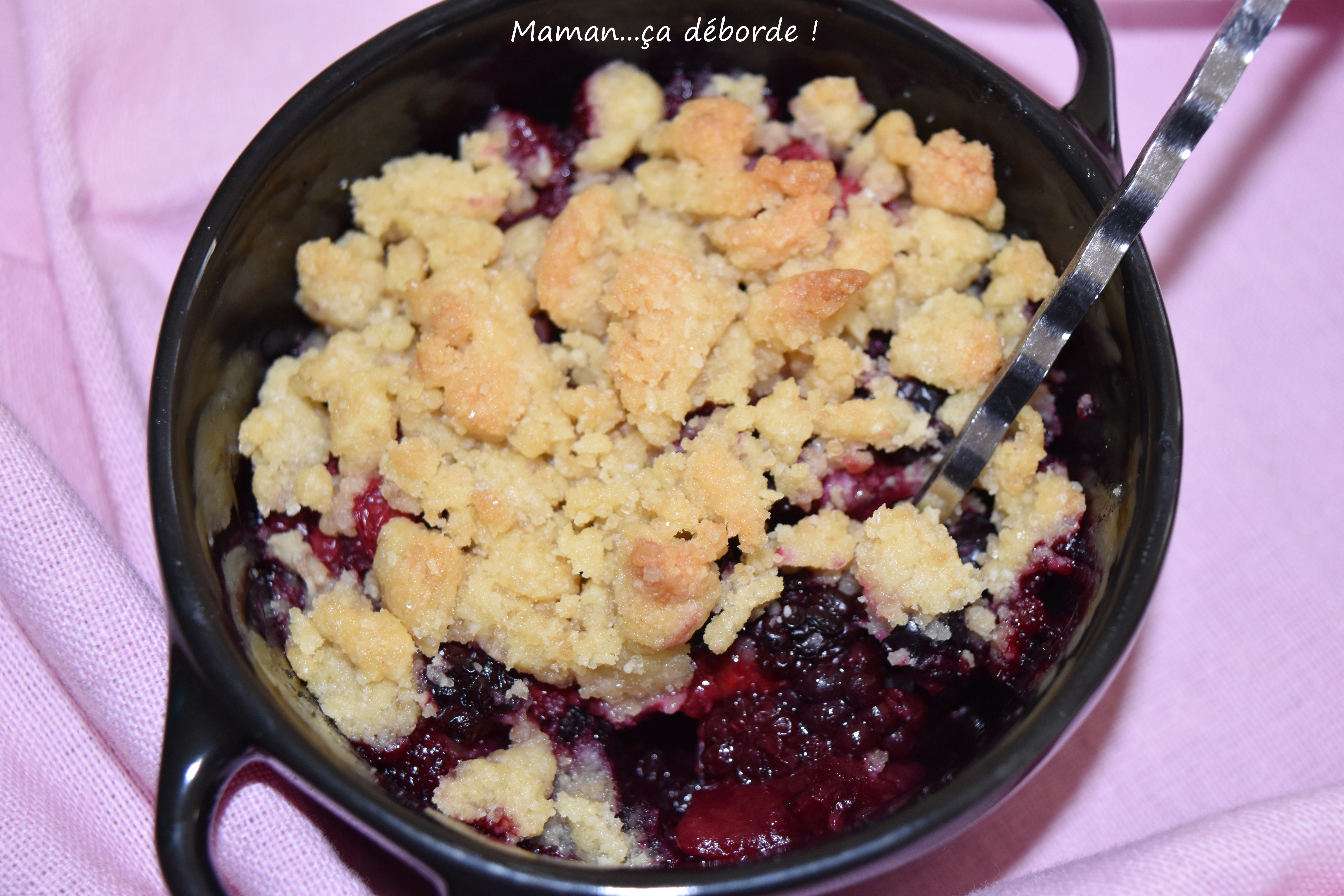 Crumble de pommes et fruits rouges - Maman...ça déborde